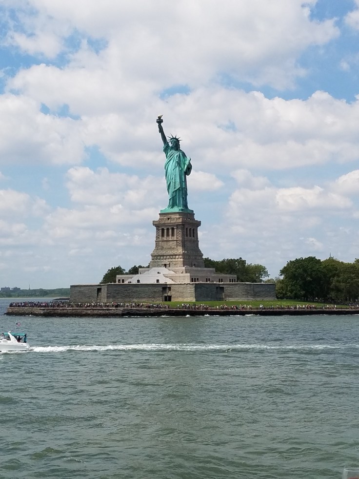 Lady Liberty – Chica on the Move